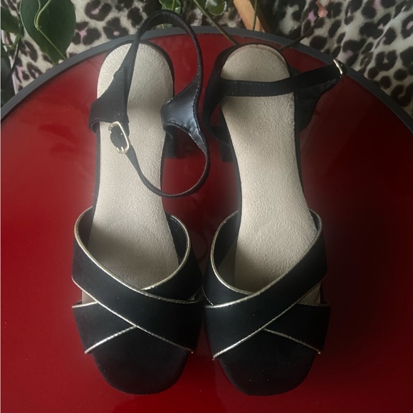 pop | Shoes | Pop Delighted Platform Sandals Wgold Trim Chunky Heels ...